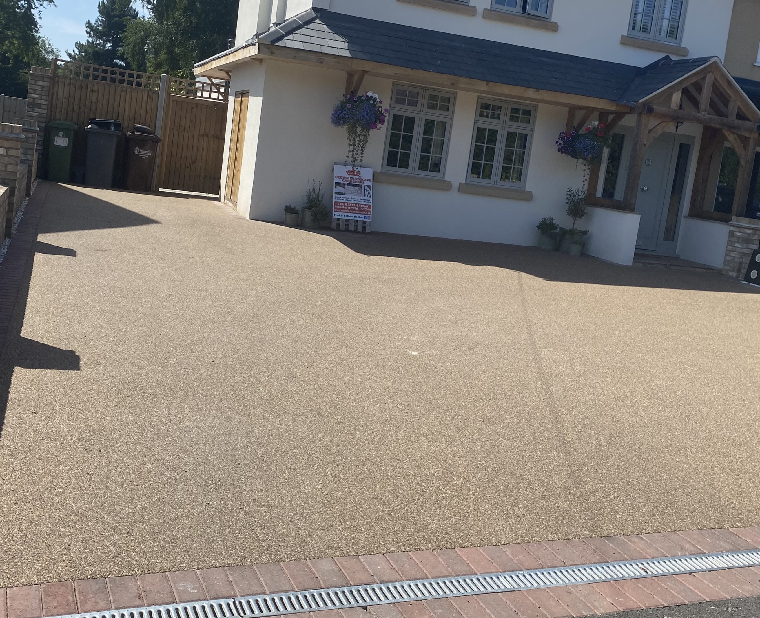 Home – Crown Landscape Tel: 07976152744